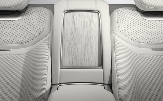 Range Rover SV Ultra, lusso e tecnologia ai massimi livelli