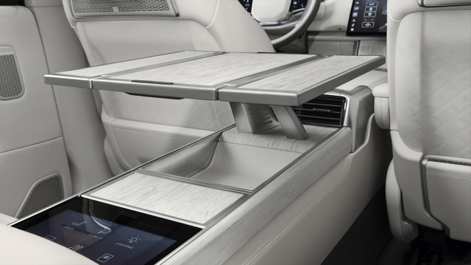 Range Rover SV Ultra, lusso e tecnologia ai massimi livelli