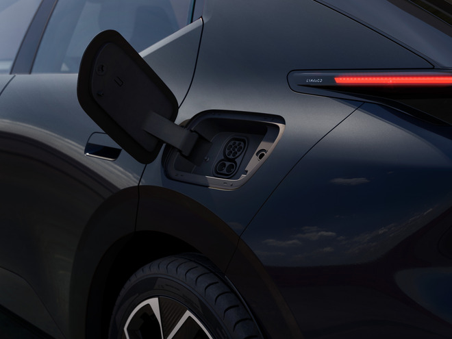 Lynk & Co 02, il model year della crossover coupè elettrica alza l ...