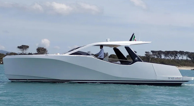 Italia Yacht: dalla vela al motore, parte da Genova la sfida con il 43 ...
