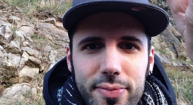 Matteo Marcato, l'ultimo saluto al papà morto al rientro da una gita ...