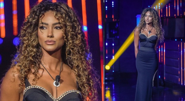 Samira Lui, chi è la valletta a La Ruota della Fortuna con Gerry Scotti ...