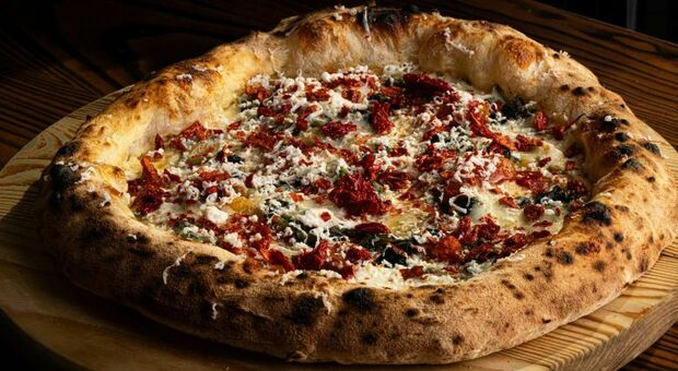 Pizzerie migliori in Italia 2025, Caserta prima in classifica: da Milano a Roma e Napoli, la ...