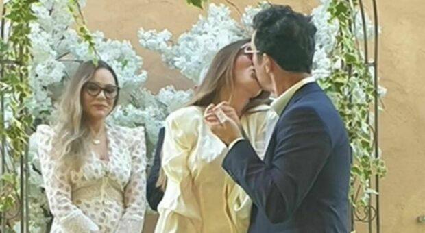 Naike Rivelli si è sposata, la figlia di Ornella Muti a nozze con l ...