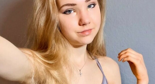 Naomi Seibt, l'anti Greta Thunberg chiede asilo agli Usa: «In Germania ...