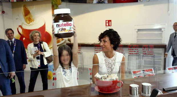 Agnese Renzi risponde a Segolene Royale: crêpe alla Nutella all'Expo ...