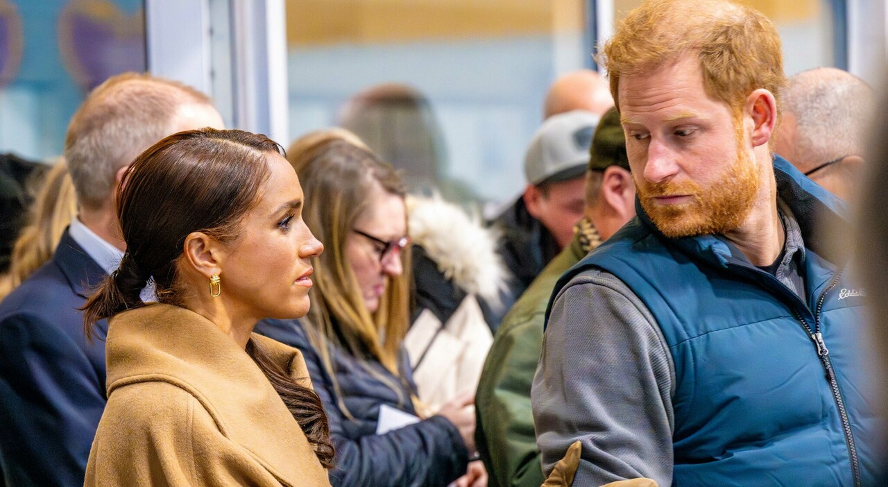 «Harry e Meghan presto a Londra: lei non vuole, le dicono che non è una buona idea, ma lui pressa»