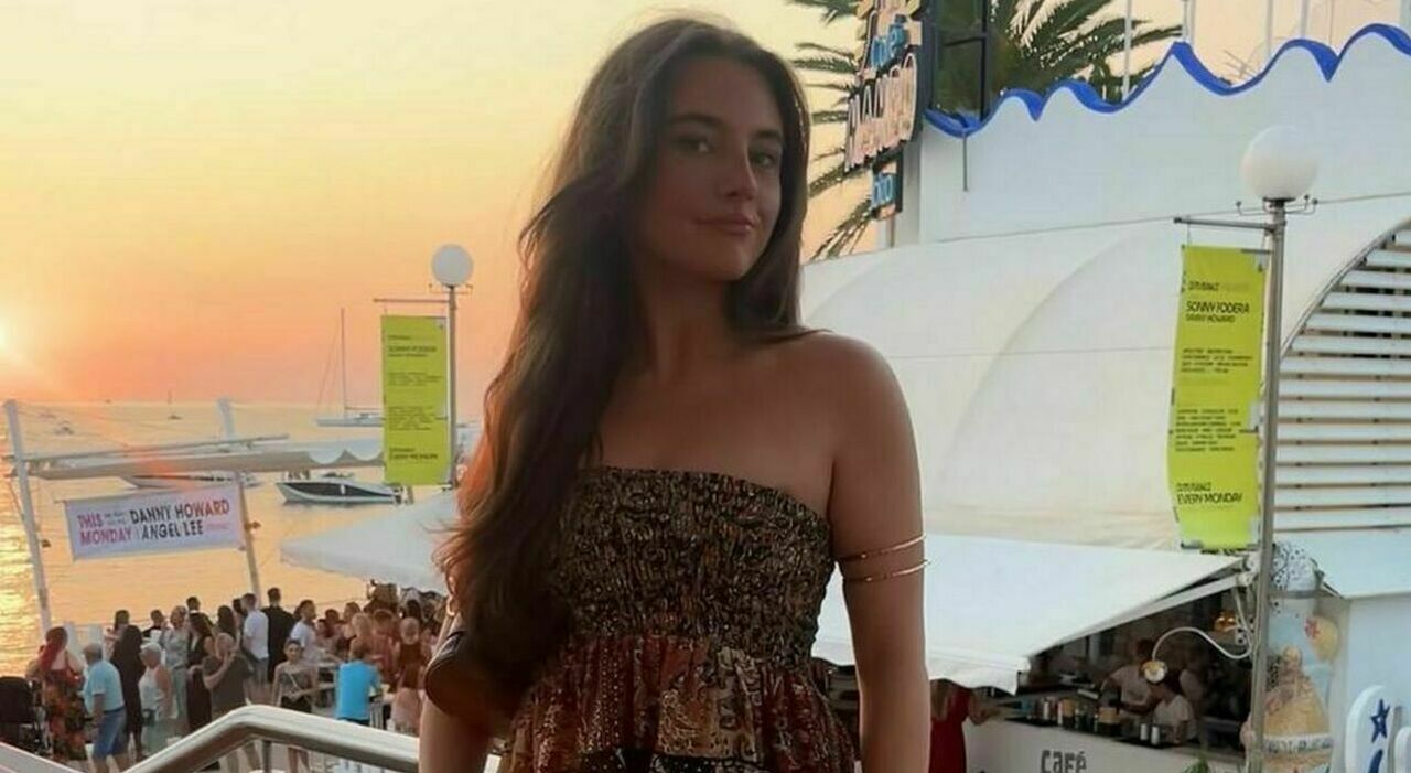 Ibiza, Emma Ramsay precipita dal terrazzo dell'hotel e muore a 19 anni ...