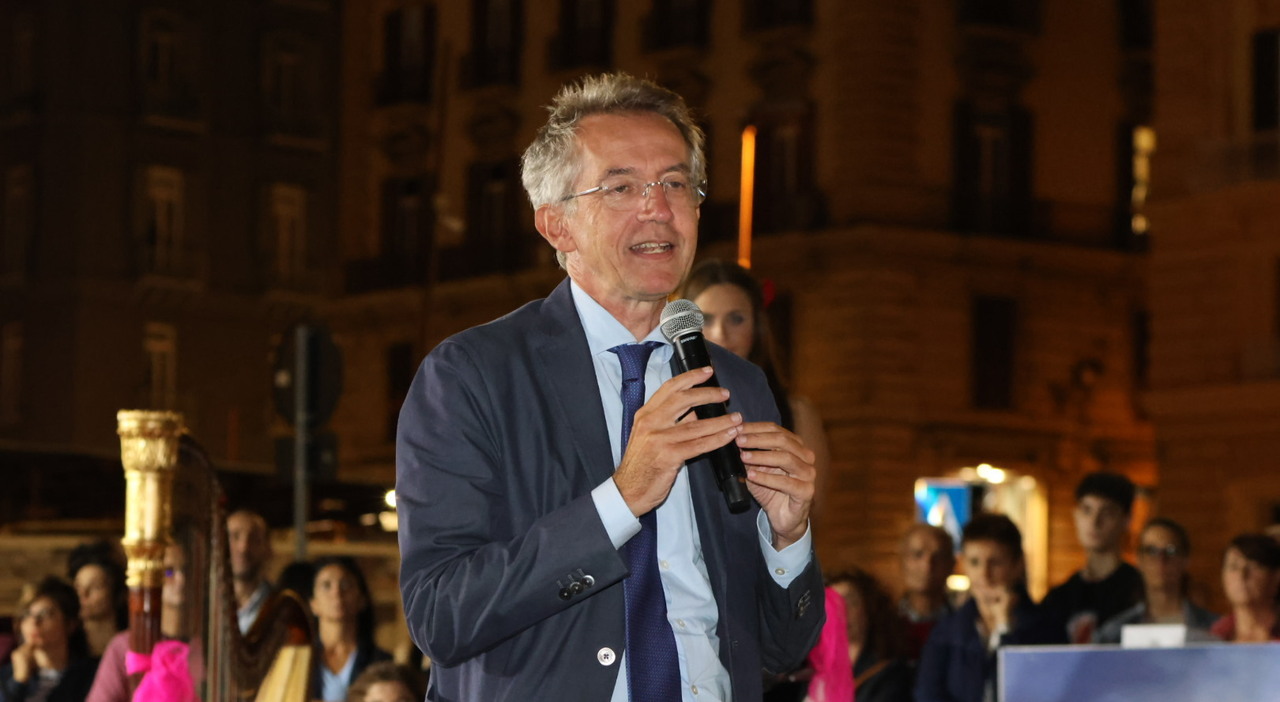 Manfredi: «A breve incontrerò Meloni rimpasto a Natale»