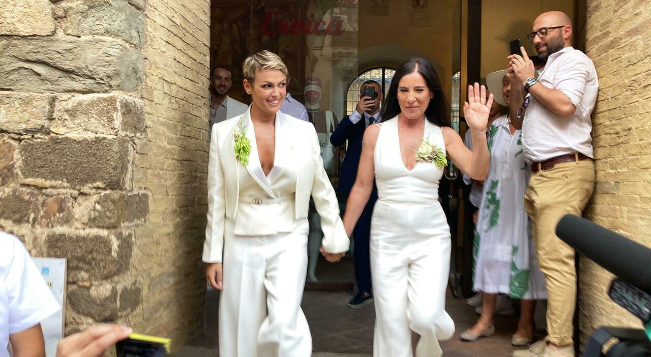 The Marriage of Francesca Pascale and Paola Turci: A Love Story Facing ...
