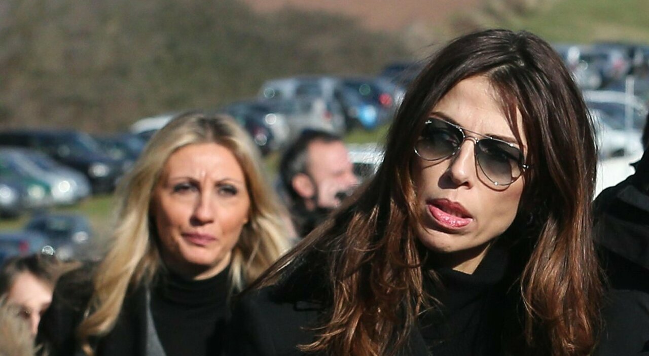 Pino Daniele, salta l'omaggio a Domenica In: guerra tra le ex Fabiola ...