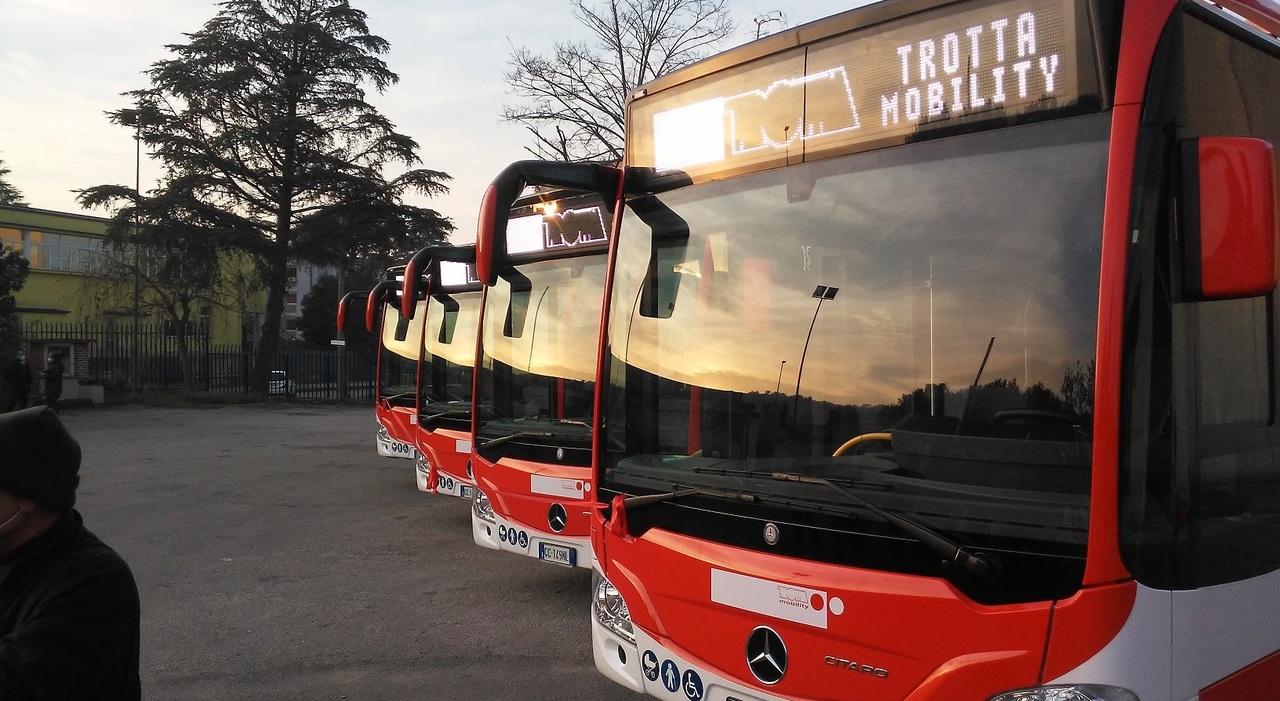 Trotta, in arrivo i bus ma per i pagamenti è polemica sull'elenco