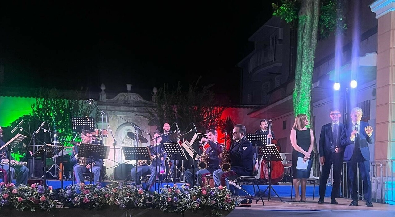 Third Edition of Nise Art Festival Features Police Band Concert