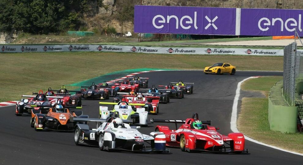 Con Enel X Autodromo di Vallelunga diventa il primo smart racing ...
