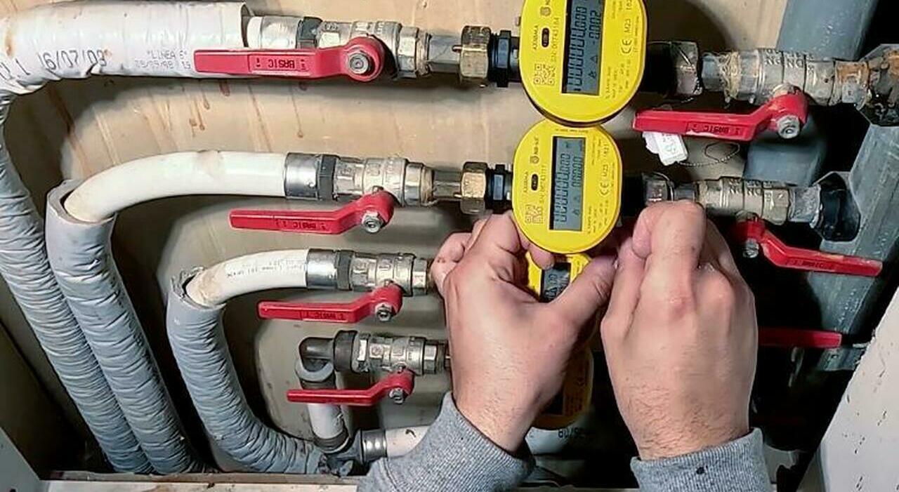 Elderly Man Deceived by Fake Plumber in Salario District