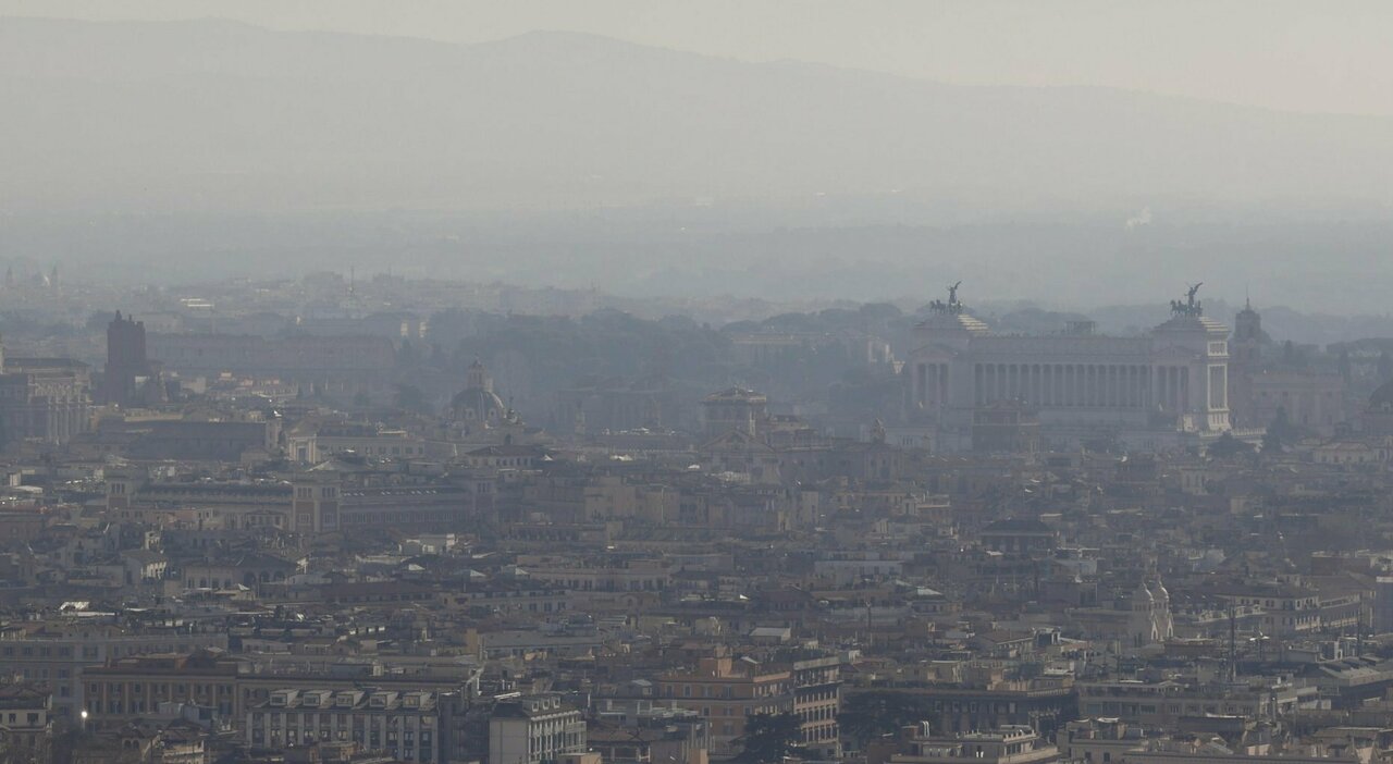 Smog Emergency Extends Across Italy Due to Subtropical Anticyclone Smog Emergency Extends Across Italy Due to Subtropical Anticyclone