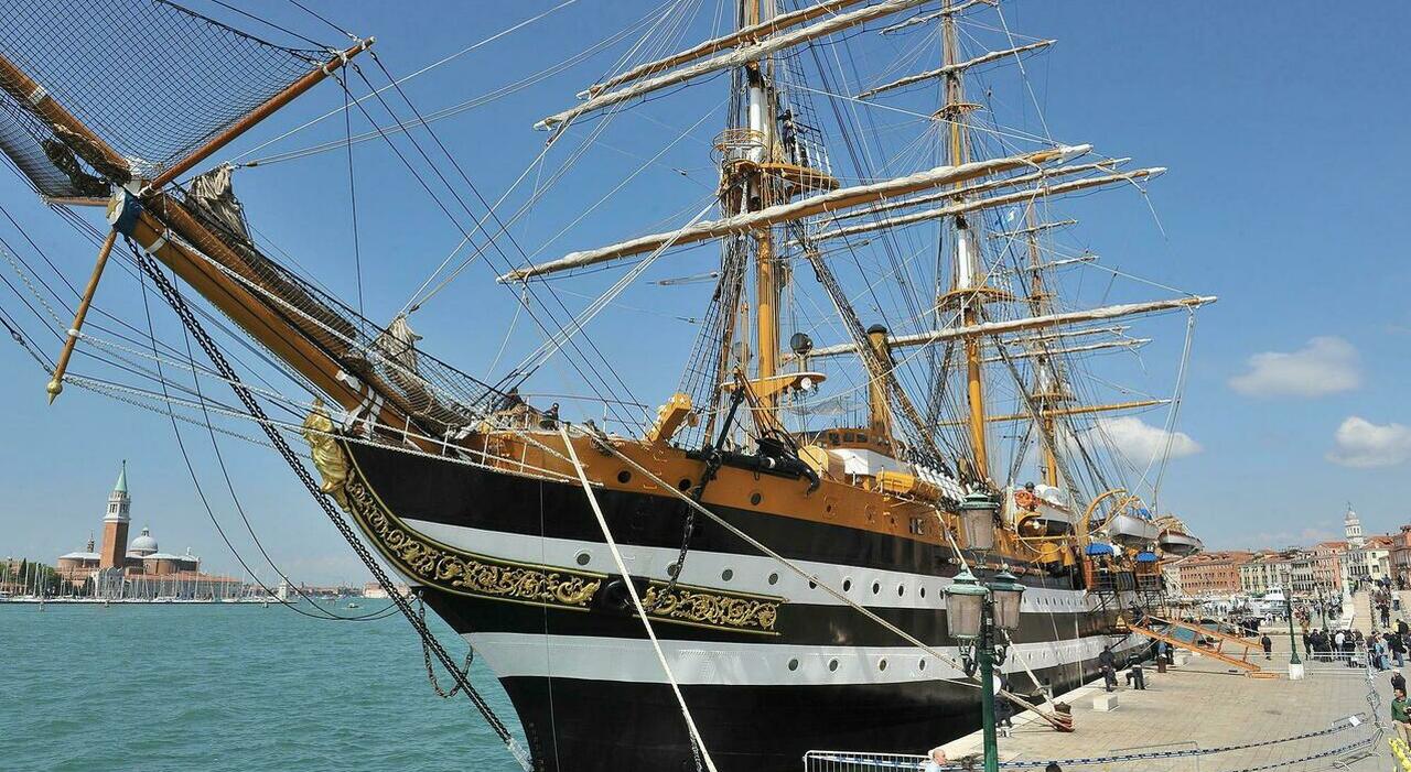 Amerigo Vespucci in arrivo, ma è tutto esaurito: non c'è più neanche un posto libero. Brugnaro ...