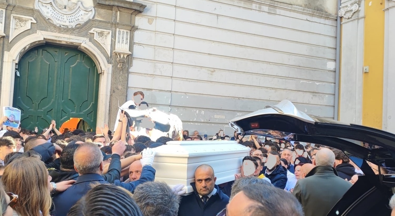 Matteo Carfora morto a Maddaloni, i dubbi della famiglia sull ...