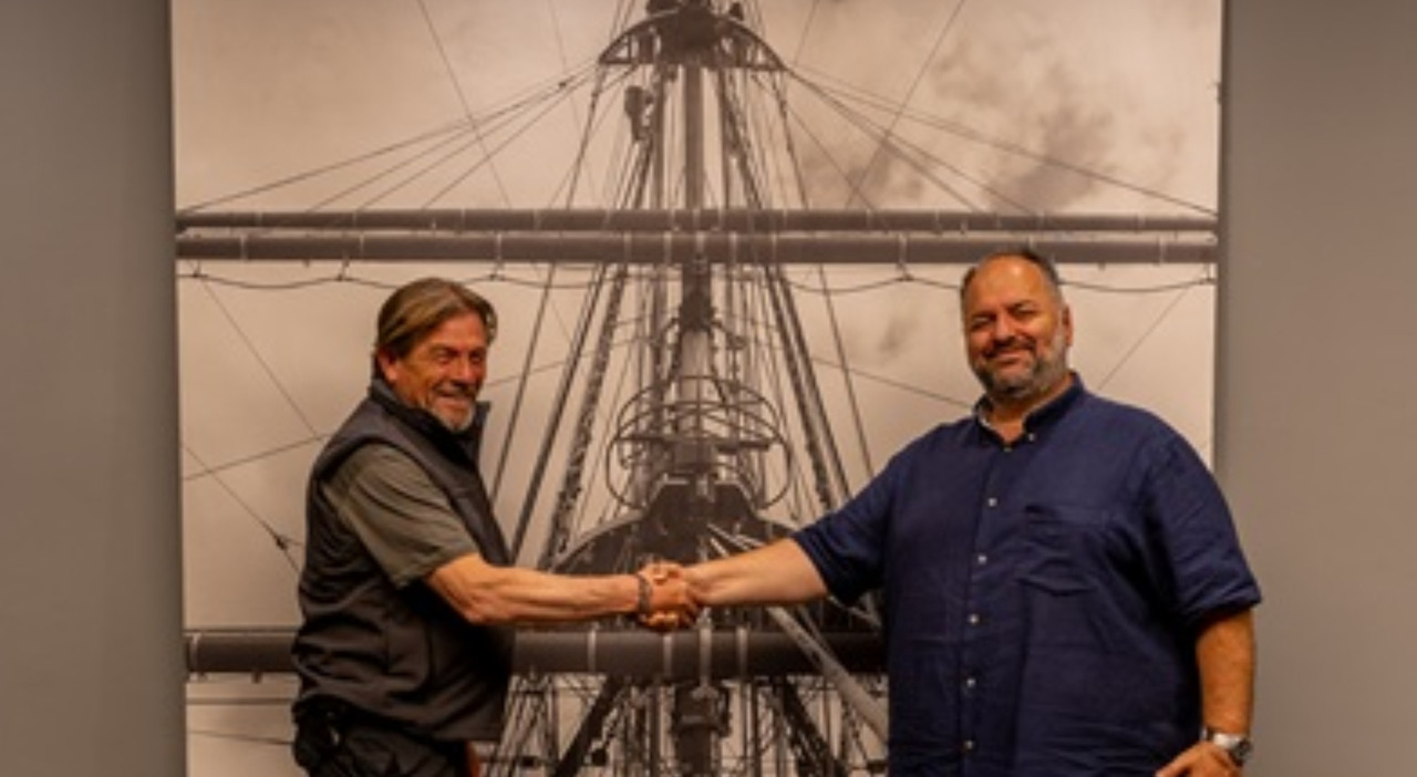Die Rückkehr der Amerigo Vespucci nach Neapel