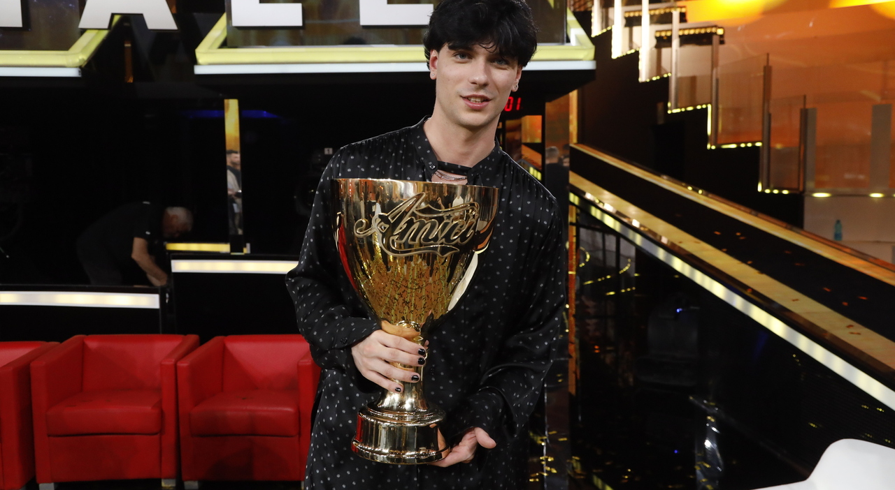 Amici 24, Trigno vince la categoria canto: «Io e Pettinelli? Amore e ...