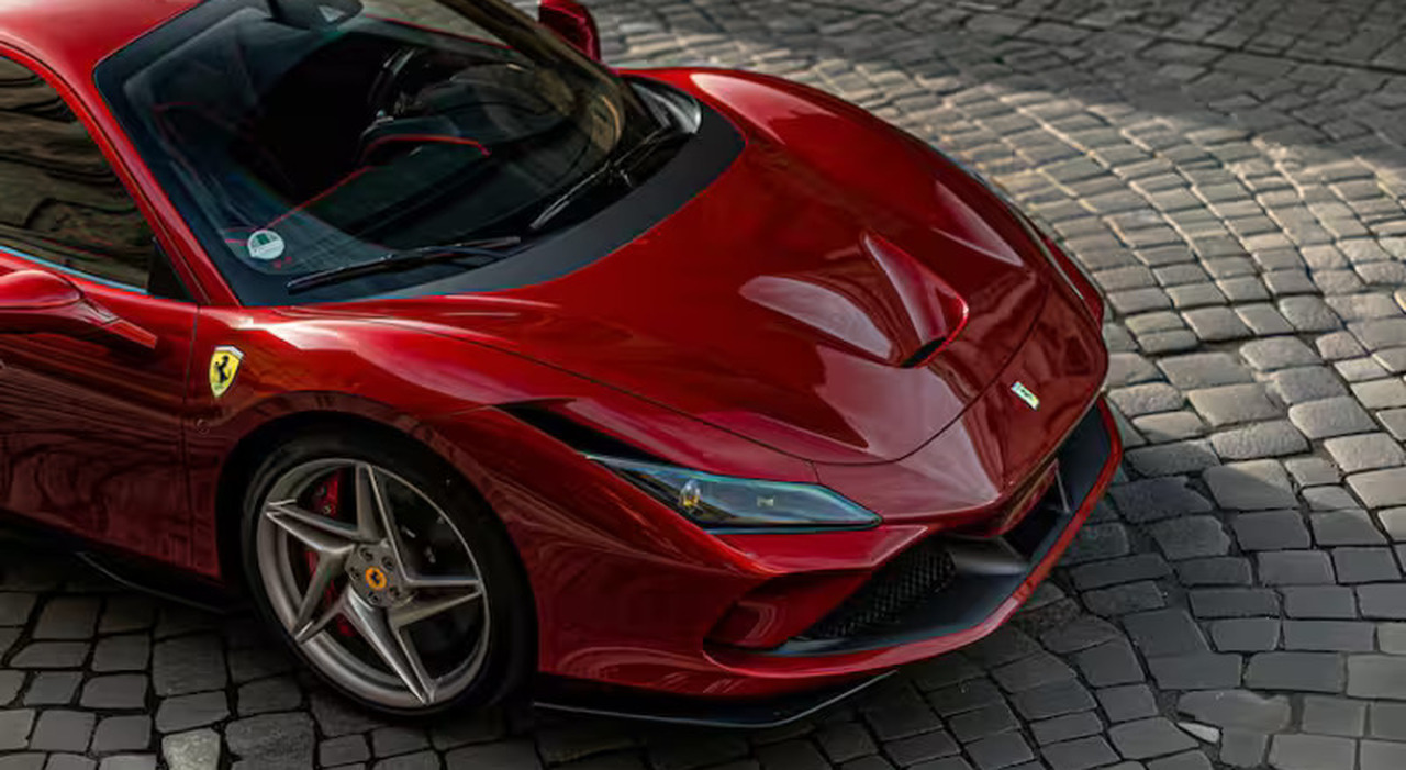 Truffa delle Ferrari, auto incidentate vendute come originali: come ...