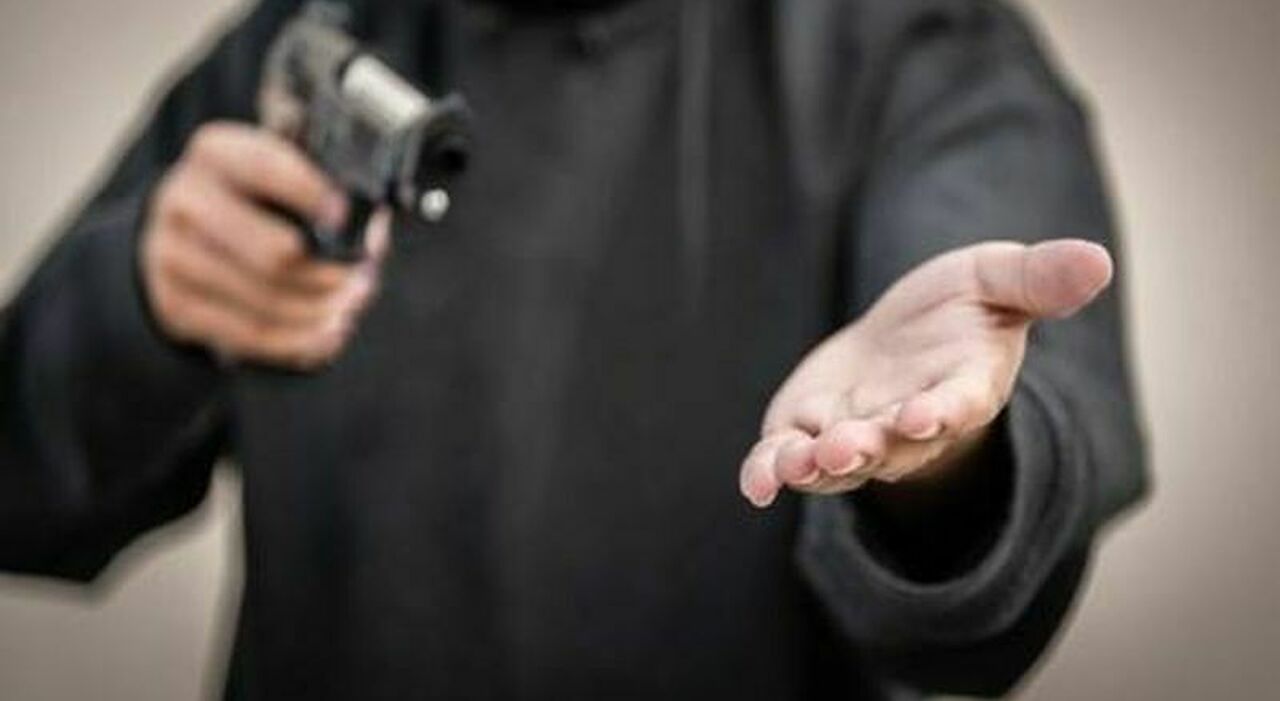 Daring Daylight Robbery in Pianura