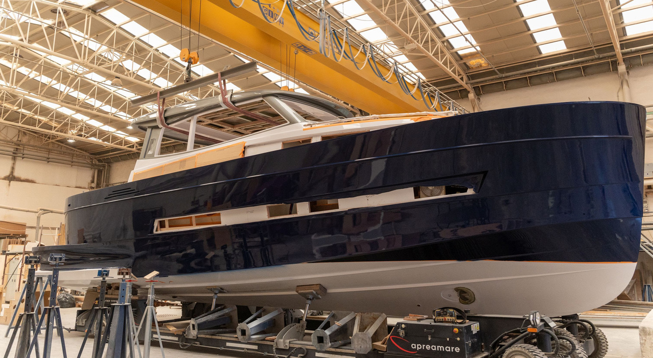 Apreamare, corsa contro il tempo per il 48 Cabin: ammiraglia della ...