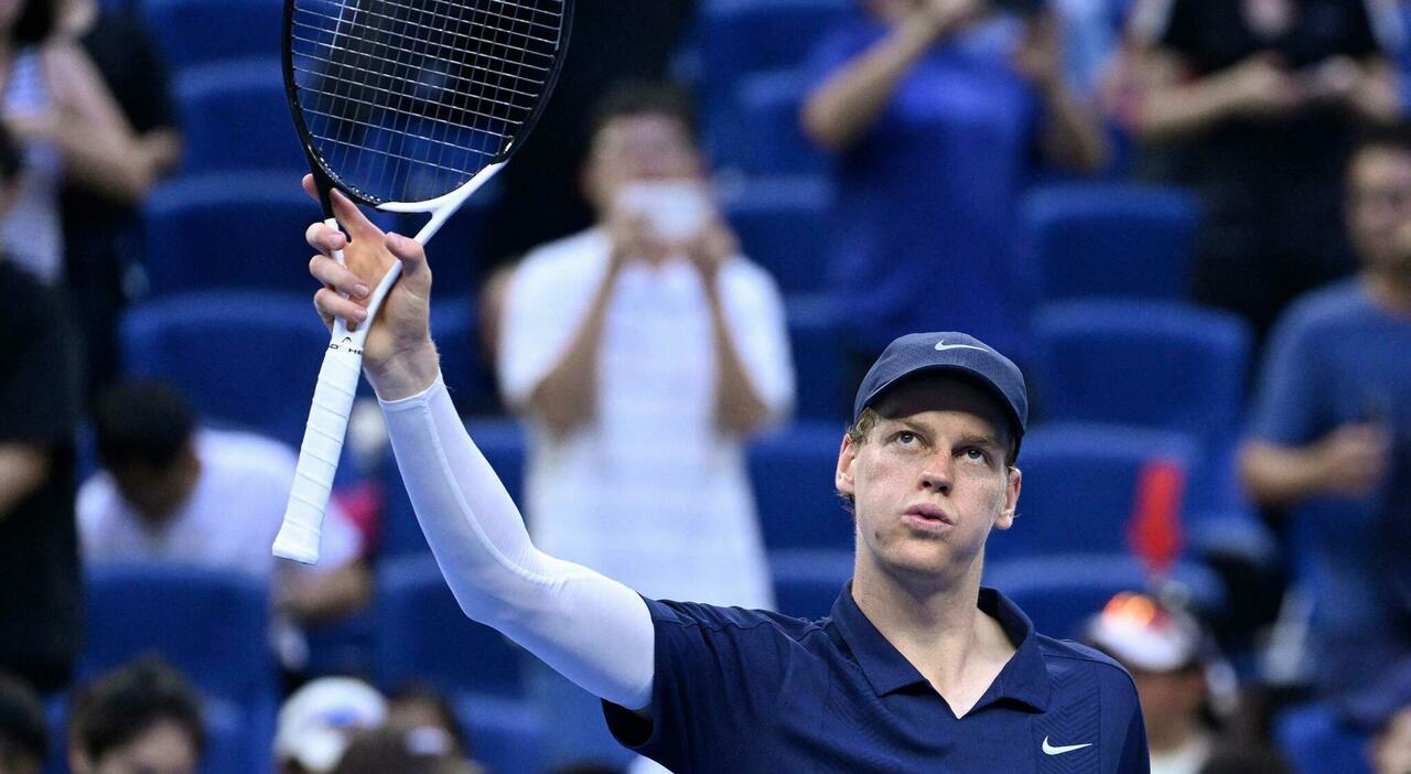 Sinner-De Minaur 6-3, 4-6, 6-2: Jannik vince nonostante i crampi e vola in finale. Adesso Tien o ...