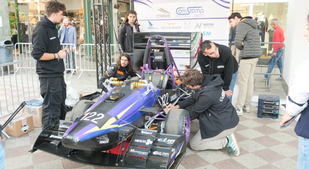 Overdrive al centro Direzionale di Napoli: tra supercar, stuntman e lezioni di guida sicura ...