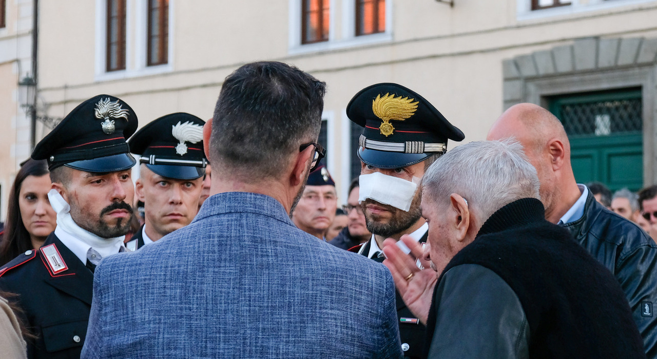 Marco Piffari, il fratello Andrea ai commilitoni del sottotenente ...