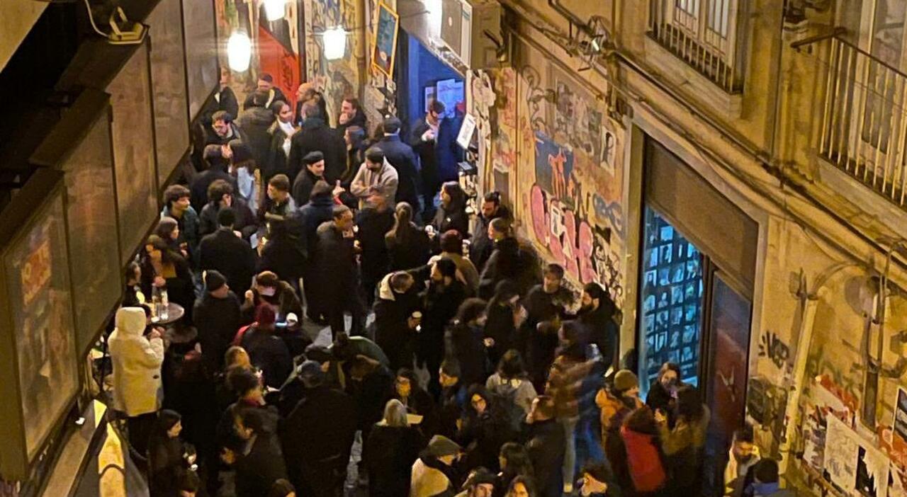 Movida a Napoli, le nuove regole: «Baretti chiusi all’una»