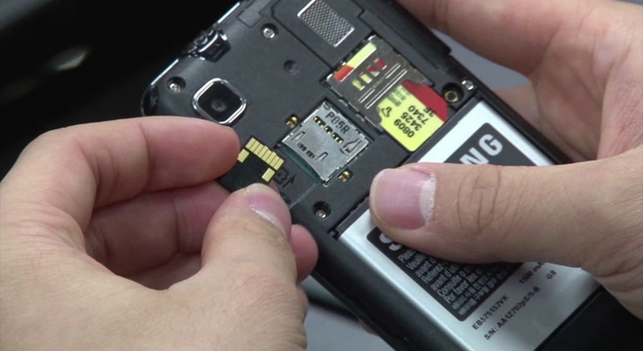 Russia, sim card congelate per contrastare i droni ucraini