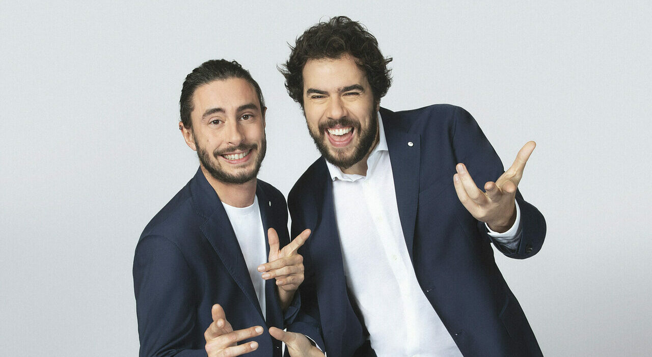 Dalla tv al palcoscenico, un'invasione tuitta da ridere a Milano: tutti ...