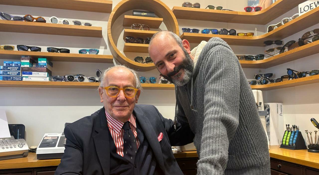 The Pope's Optician: A Lens into History