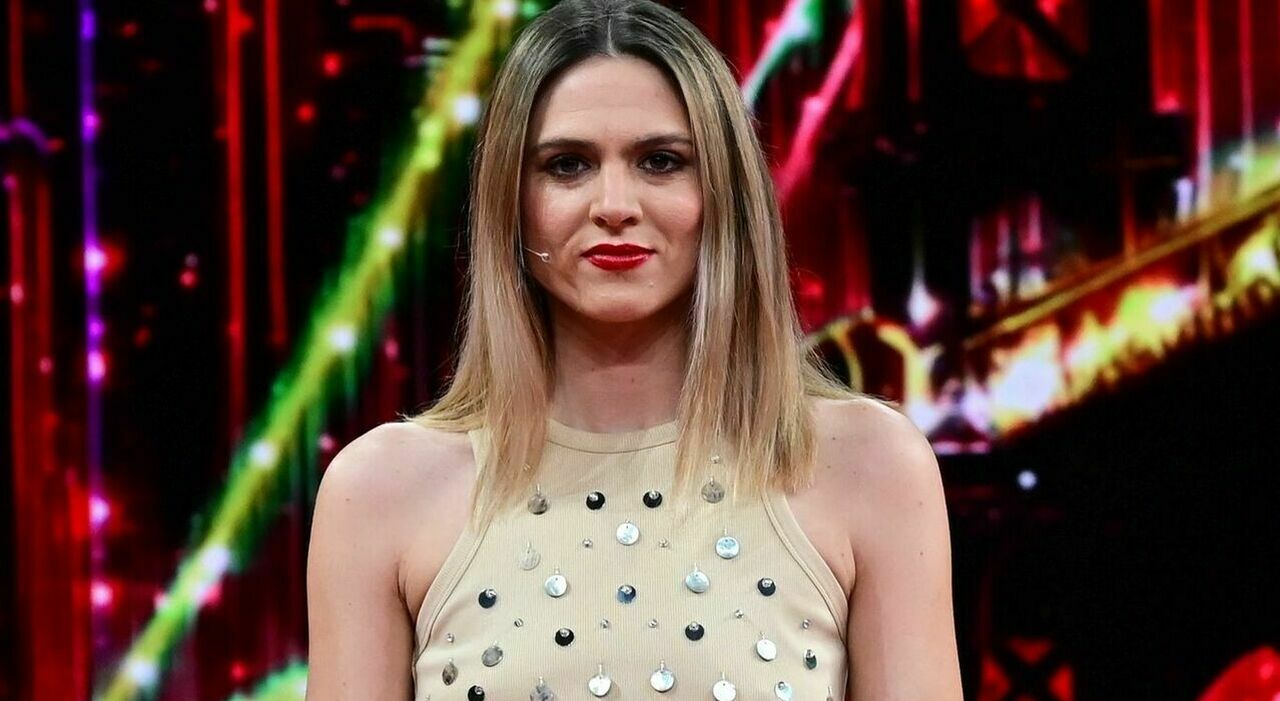 Brenda Lodigiani compie 38 anni, chi è la comica: le origini sinti, i ...