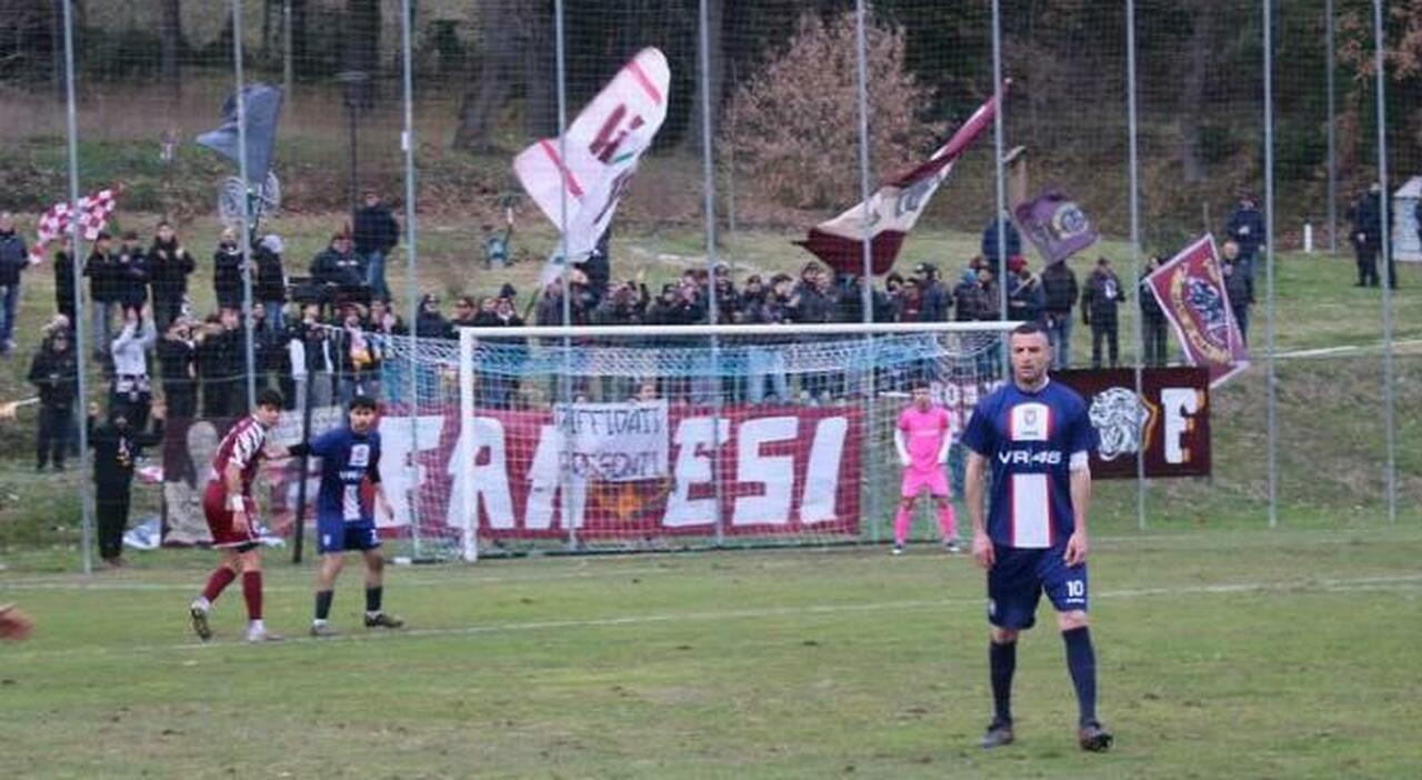Tifosi Fano strappano striscione della VR46 durante la partita (sospesa ...