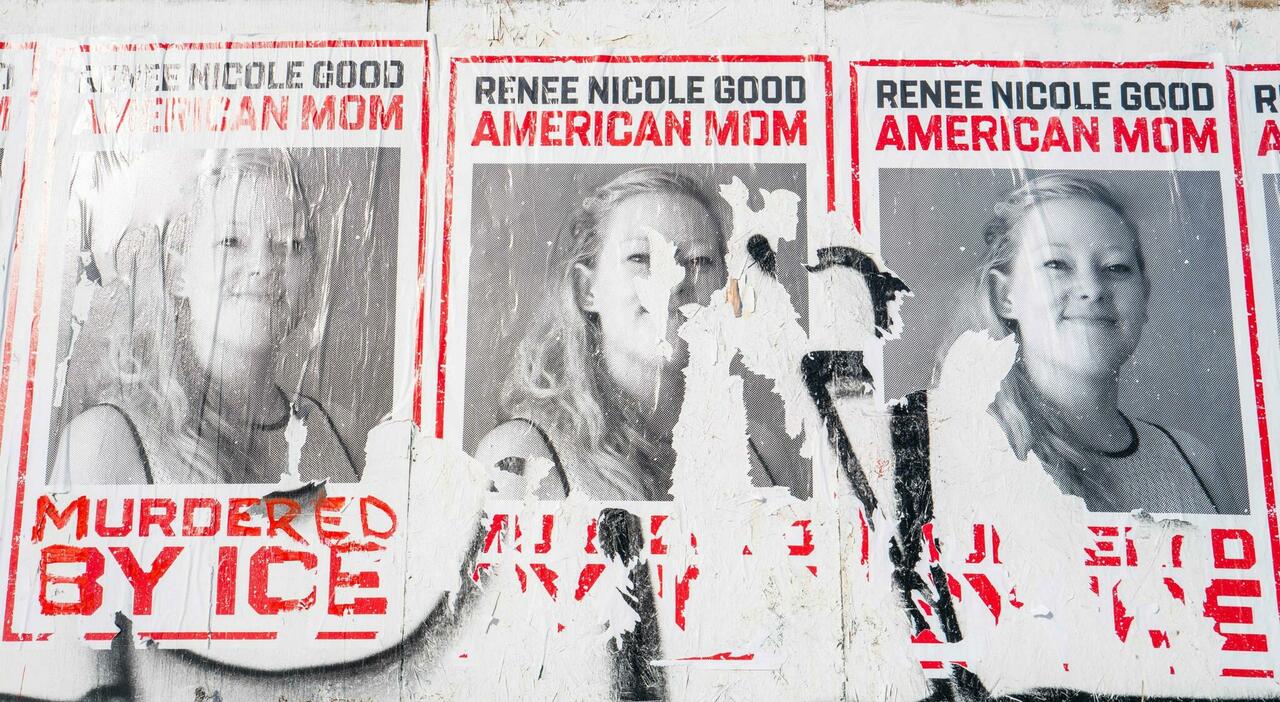 Minneapolis, l'ICE trascina un uomo seminudo nella neve: «Cantavo al ...