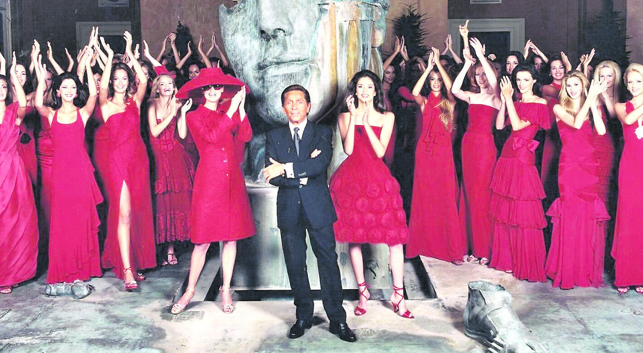Valentino, una grande firma creativa che ha valorizzato la femminilità