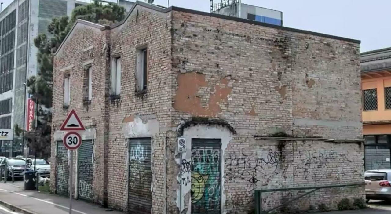 >Securing Dilapidated Buildings: A Guide to Safety and Restoration ...