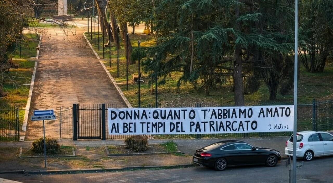 Striscione che inneggia al patriarcato a Latina, spunta proprio l'8 ...