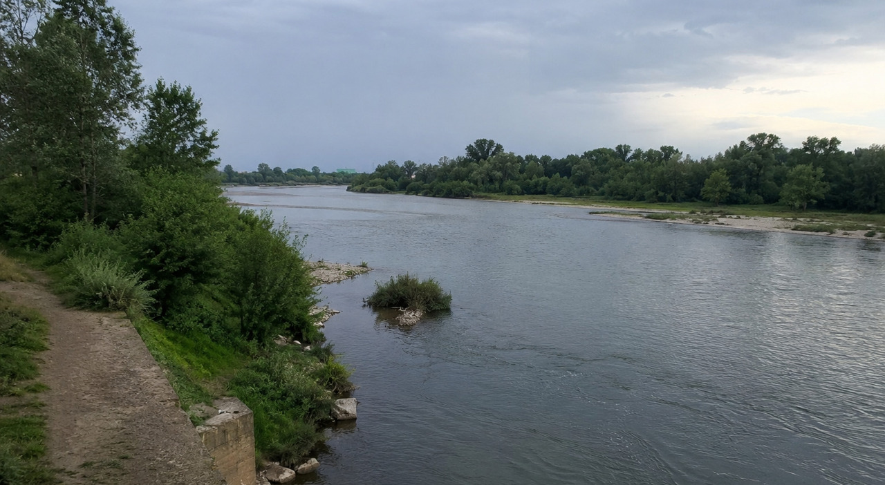 Dodicenne scomparso dopo un tuffo nel fiume: era lì con gli amici ...