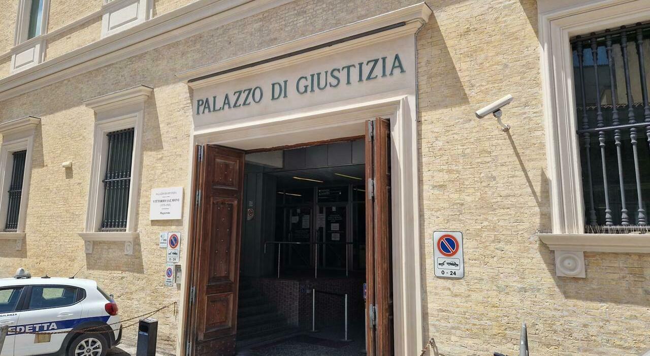 Il proprietario non riceve i soldi della vendita: sparisce una Mercedes ...