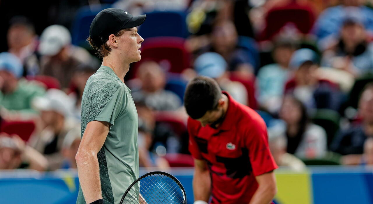 Sinner batte Djokovic in due set (7-6, 6-3) nella finale a Shanghai: è il settimo titolo ...