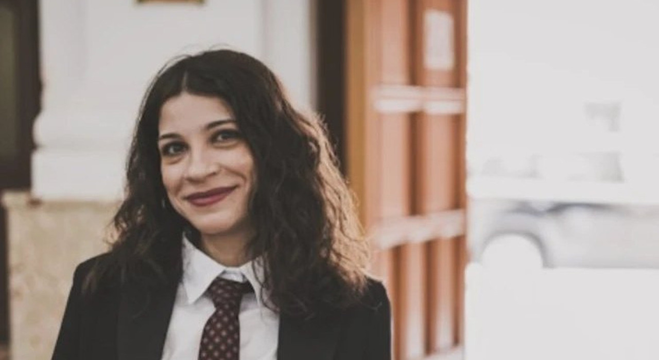 Tragischer Unfall bei Quad-Tour: Volleyballspielerin stürzt von Klippe ...