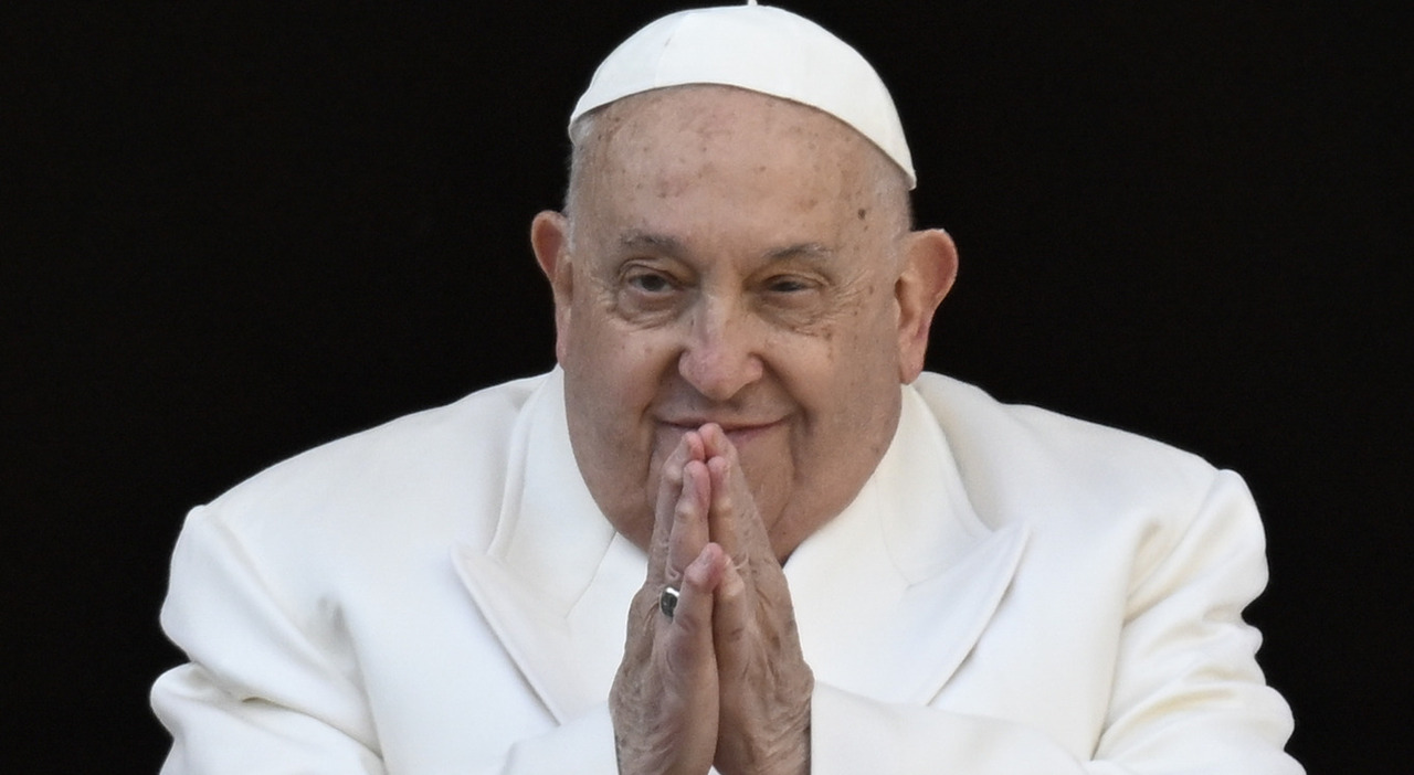 Papa Francesco non è fuori pericolo: «La situazione è grave». Le ...