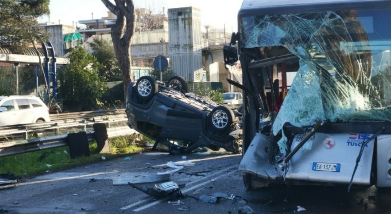 Serious Traffic Accident on Rome's Via del Mare