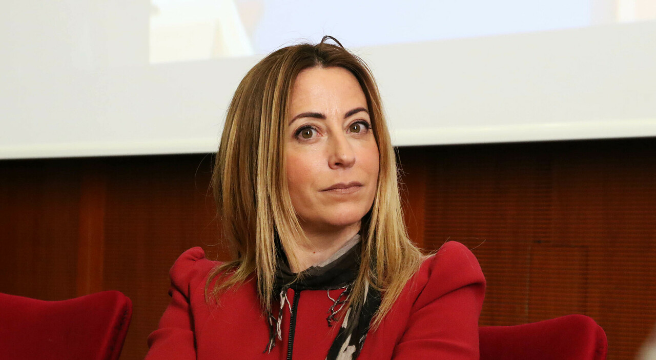 Caserta, scuola. Sos dei sindacati: «Dirigenze, no ai tagli» Caserta, scuola. Sos dei sindacati: «Dirigenze, no ai tagli»
