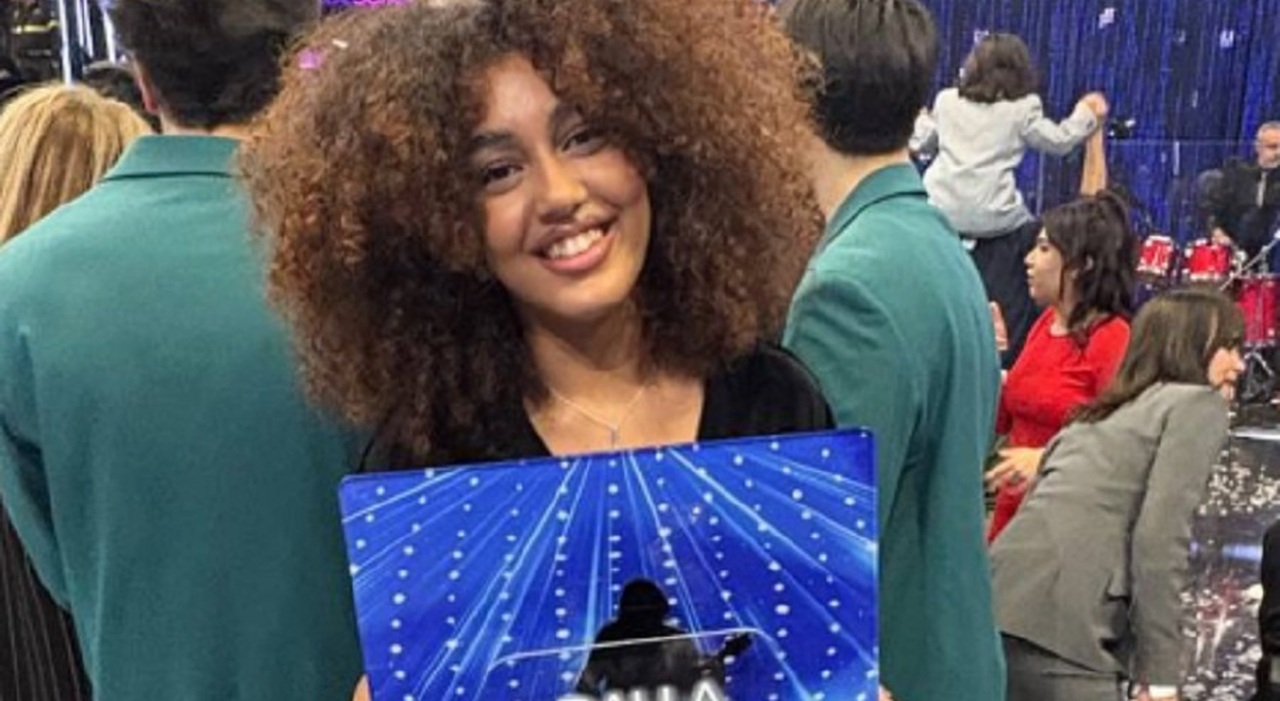 Selma Ezzine vince Dalla strada al palco, chi è la cantante: il premio ...