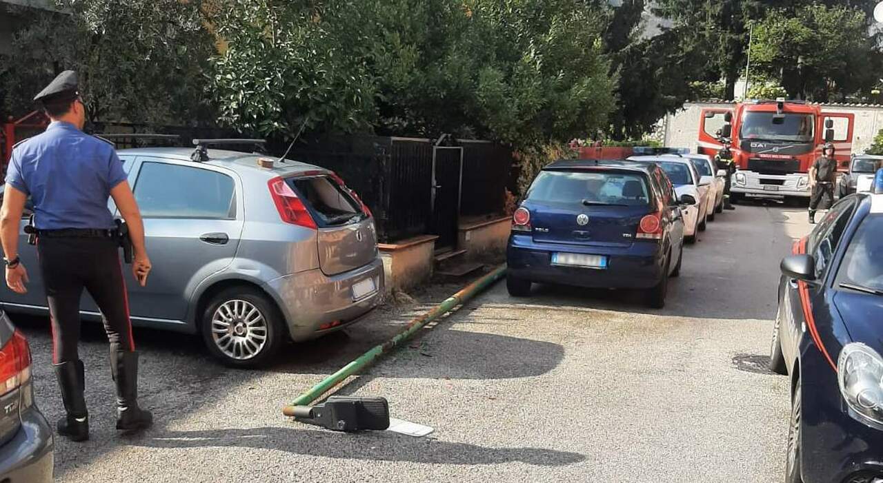 Street Light Pole Collapse in Solofra Causes Panic but No Injuries