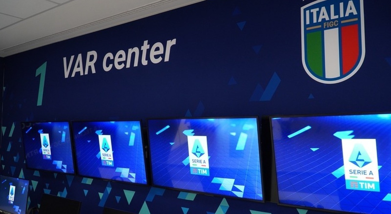 Var, rivoluzione in serie A: le immagini sui maxi-schermi degli stadi ...